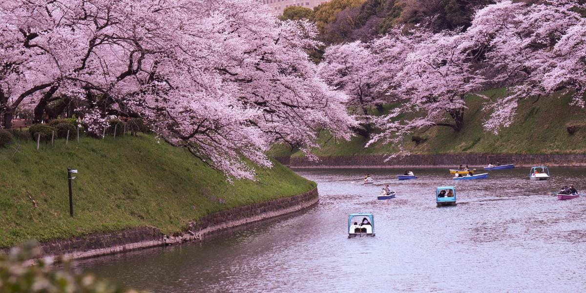 Dónde Viajar en Abril 】 Top 10 Sitios - Visados y Trámites